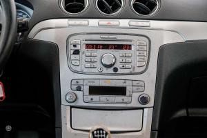 Grey Ford Galaxy 2008 in Kaunas, with an engine capacity of 2.00 L and mileage of 500 thousand km for 990 €, photo 11 on AUTOMOTO.COM.LV