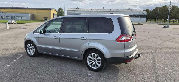 Pelēks Ford Galaxy 2008 Kauņa, ar dzinēja tilpumu 2.00 L un nobraukumu 390 tūkst. km par 3800 €, foto 7 vietnē AUTOMOTO.COM.LV