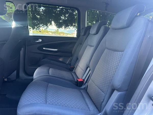 Ford Galaxy 2008 Rīga vietnē Pelēks Ford Galaxy 2008 Rīga, ar dzinēja tilpumu 2.00 L un nobraukumu 274 tūkst. km par 3900 €, foto 7 vietnē AUTOMOTO.COM.LV