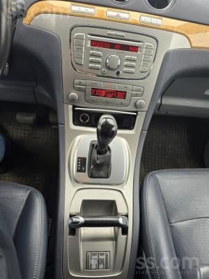 Pelēks Ford Galaxy 2008 Rīga, ar dzinēja tilpumu 2.00 L un nobraukumu 0 tūkst. km par 1600 €, foto 13 vietnē AUTOMOTO.COM.LV