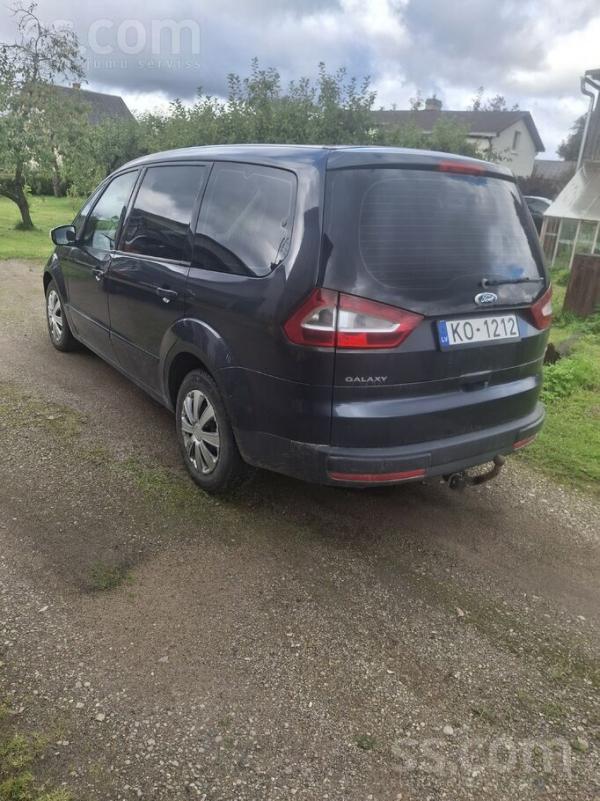 Ford Galaxy 2008 in Jelgava on AUTOMOTO.COM.LV Grey Ford Galaxy 2008 in Jelgava, with an engine capacity of 2.00 L and mileage of 342 thousand km for 2890 €, photo 3 on AUTOMOTO.COM.LV
