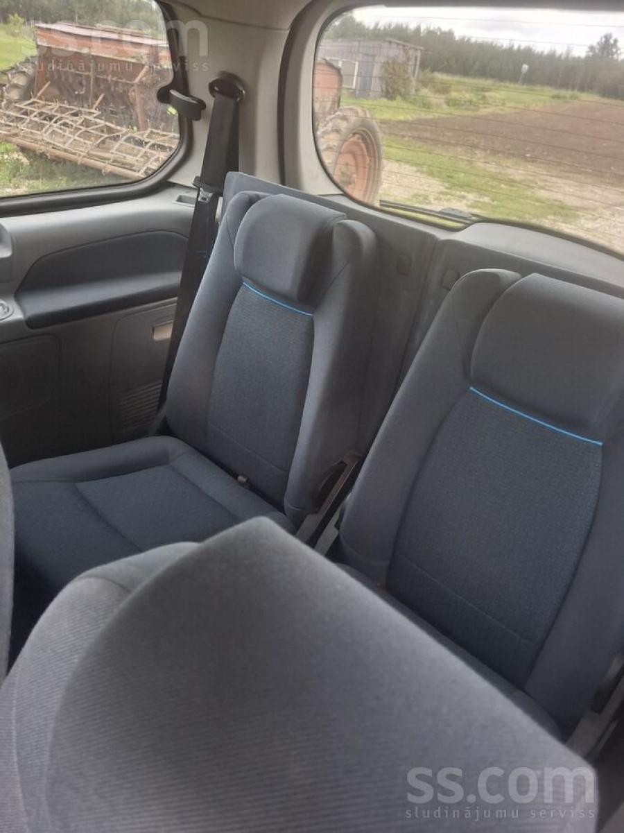 Grey Ford Galaxy 2008 in Jelgava, with an engine capacity of 2.00 L and mileage of 342 thousand km for 2890 €, photo 6 on AUTOMOTO.COM.LV