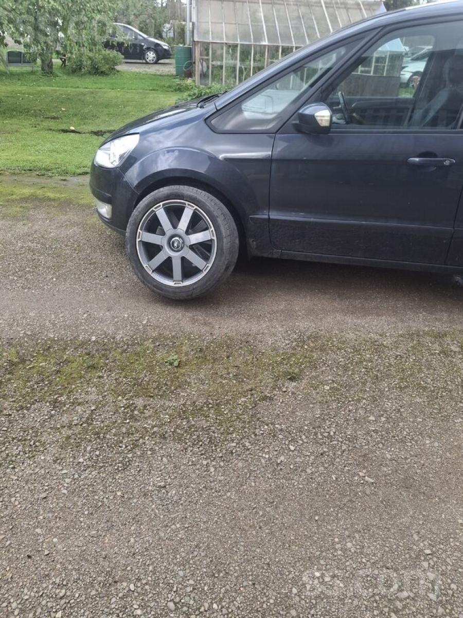 Grey Ford Galaxy 2008 in Jelgava, with an engine capacity of 2.00 L and mileage of 342 thousand km for 2890 €, photo 7 on AUTOMOTO.COM.LV