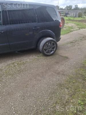 Grey Ford Galaxy 2008 in Jelgava, with an engine capacity of 2.00 L and mileage of 342 thousand km for 2890 €, photo 8 on AUTOMOTO.COM.LV