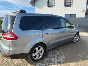 Pelēks Ford Galaxy 2009 Klaipėda, ar dzinēja tilpumu 1.80 L un nobraukumu 235 tūkst. km par 4350 €, foto 3 vietnē AUTOMOTO.COM.LV