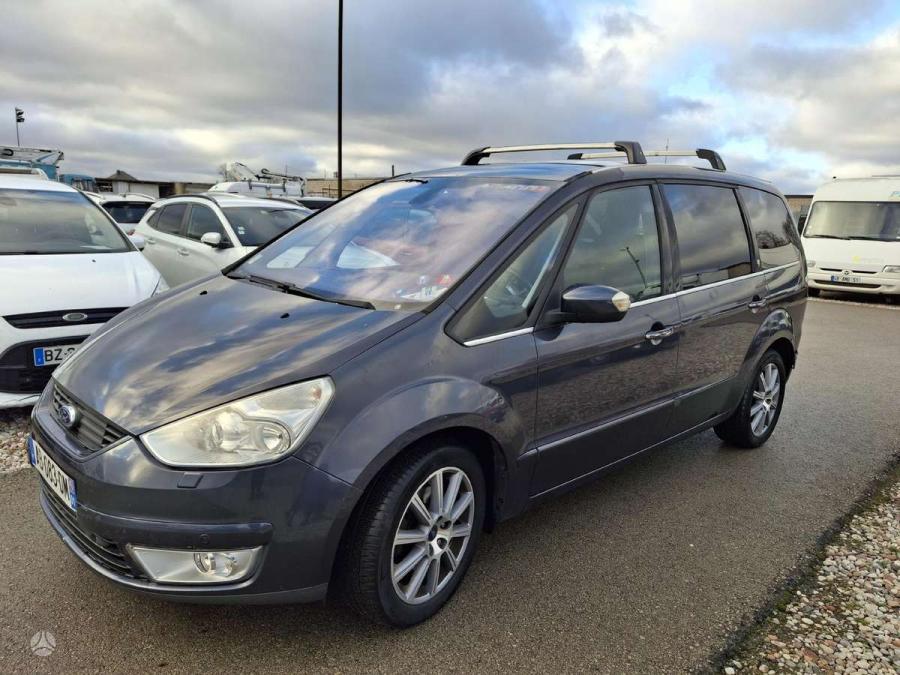 Pelēks Ford Galaxy 2009 Tauragė, ar dzinēja tilpumu 2.00 L un nobraukumu 286 tūkst. km par 3200 €, foto 3 vietnē AUTOMOTO.COM.LV