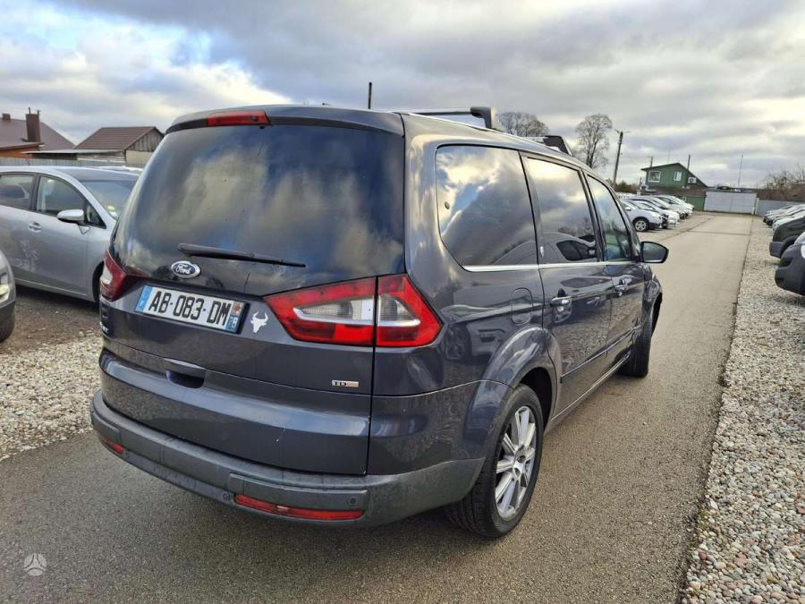 Pelēks Ford Galaxy 2009 Tauragė, ar dzinēja tilpumu 2.00 L un nobraukumu 286 tūkst. km par 3200 €, foto 6 vietnē AUTOMOTO.COM.LV