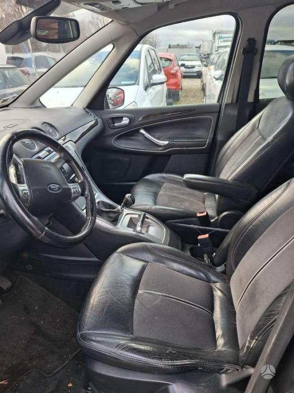 Grey Ford Galaxy 2009 in Taurage, with an engine capacity of 2.00 L and mileage of 286 thousand km for 3200 €, photo 11 on AUTOMOTO.COM.LV