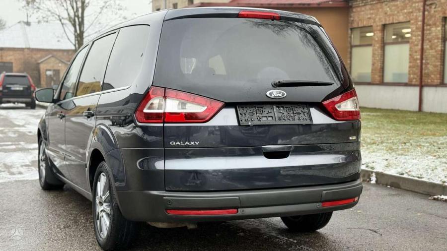 Pelēks Ford Galaxy 2009 Panevēža, ar dzinēja tilpumu 2.00 L un nobraukumu 280 tūkst. km par 4000 €, foto 7 vietnē AUTOMOTO.COM.LV