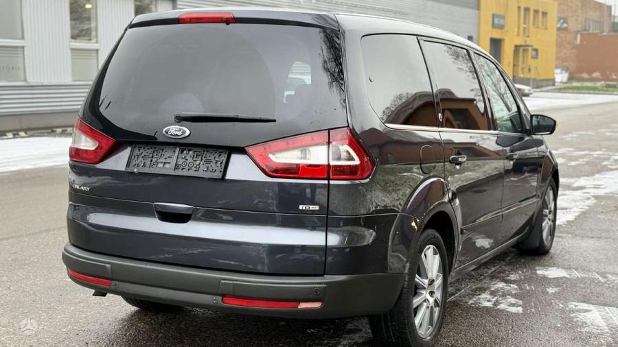 Pelēks Ford Galaxy 2009 Panevēža, ar dzinēja tilpumu 2.00 L un nobraukumu 280 tūkst. km par 4000 €, foto 8 vietnē AUTOMOTO.COM.LV