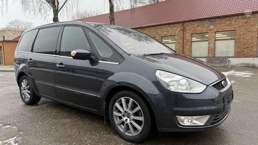 Pelēks Ford Galaxy 2009 Panevēža, ar dzinēja tilpumu 2.00 L un nobraukumu 280 tūkst. km par 4000 €, foto 13 vietnē AUTOMOTO.COM.LV