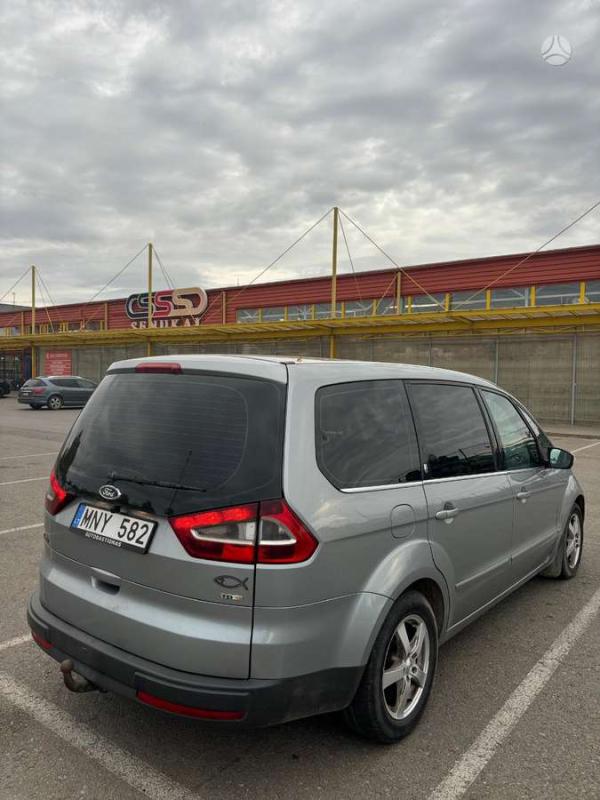 Grey Ford Galaxy 2009 in Mazeikiai, with an engine capacity of 2.00 L and mileage of 350 thousand km for 4100 €, photo 4 on AUTOMOTO.COM.LV