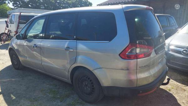 Pelēks Ford Galaxy 2009 Panevēža, ar dzinēja tilpumu 2.00 L un nobraukumu 325 tūkst. km par 4200 €, foto 5 vietnē AUTOMOTO.COM.LV