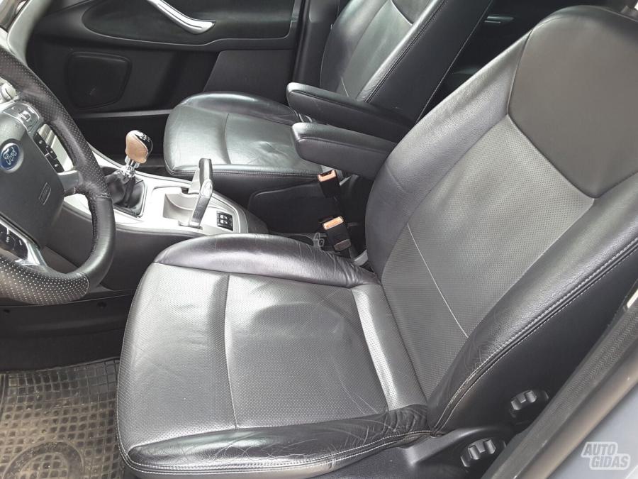 Grey Ford Galaxy 2009 in Kretinga, with an engine capacity of 2.00 L and mileage of 322 thousand km for 3999 €, photo 10 on AUTOMOTO.COM.LV