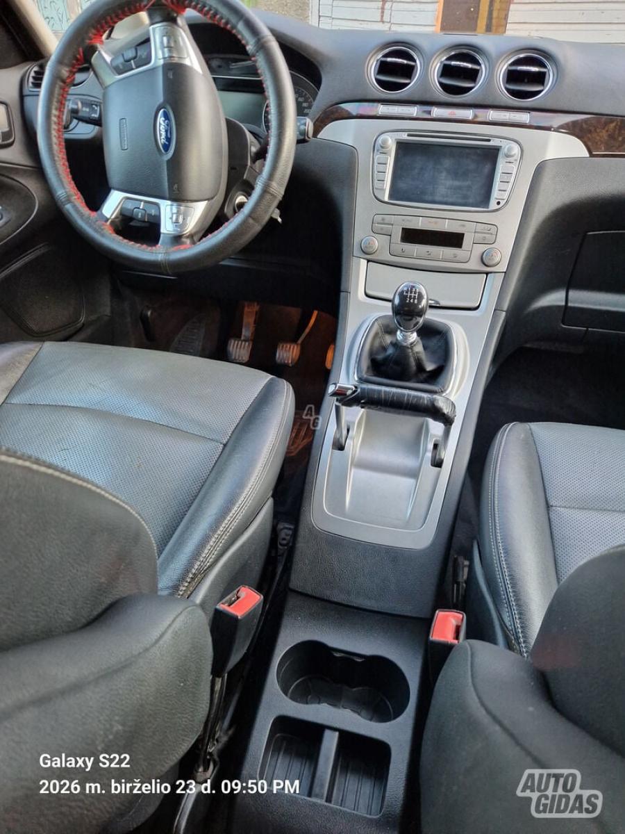 Grey Ford Galaxy 2009 in Joniskis, with an engine capacity of 2.00 L and mileage of 288 thousand km for 4000 €, photo 24 on AUTOMOTO.COM.LV