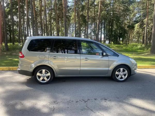 Grey Ford Galaxy 2009 in Riga, with an engine capacity of 2.20 L and mileage of 237 thousand km for 3000 €, photo 5 on AUTOMOTO.COM.LV