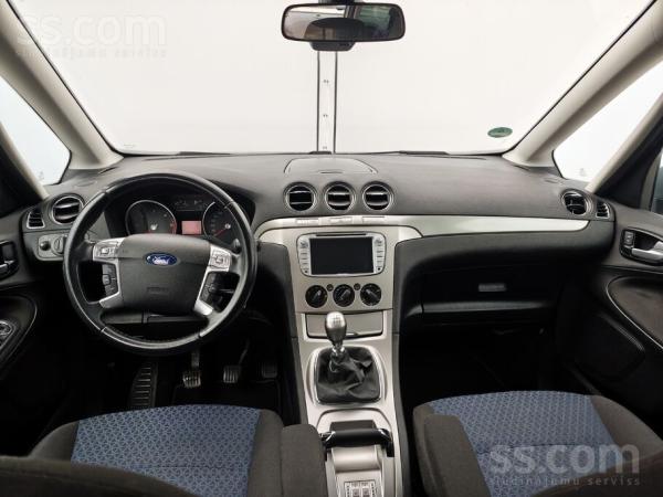 Grey Ford Galaxy 2009 in Riga, with an engine capacity of 2.00 L and mileage of 269 thousand km for 4950 €, photo 7 on AUTOMOTO.COM.LV