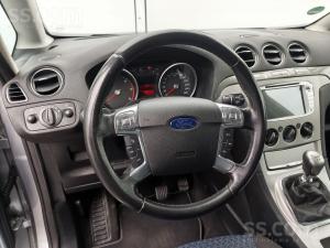 Pelēks Ford Galaxy 2009 Rīga, ar dzinēja tilpumu 2.00 L un nobraukumu 269 tūkst. km par 4950 €, foto 9 vietnē AUTOMOTO.COM.LV