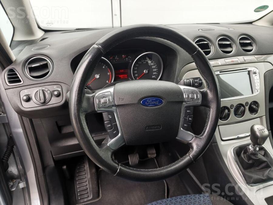 Pelēks Ford Galaxy 2009 Rīga, ar dzinēja tilpumu 2.00 L un nobraukumu 269 tūkst. km par 4950 €, foto 9 vietnē AUTOMOTO.COM.LV