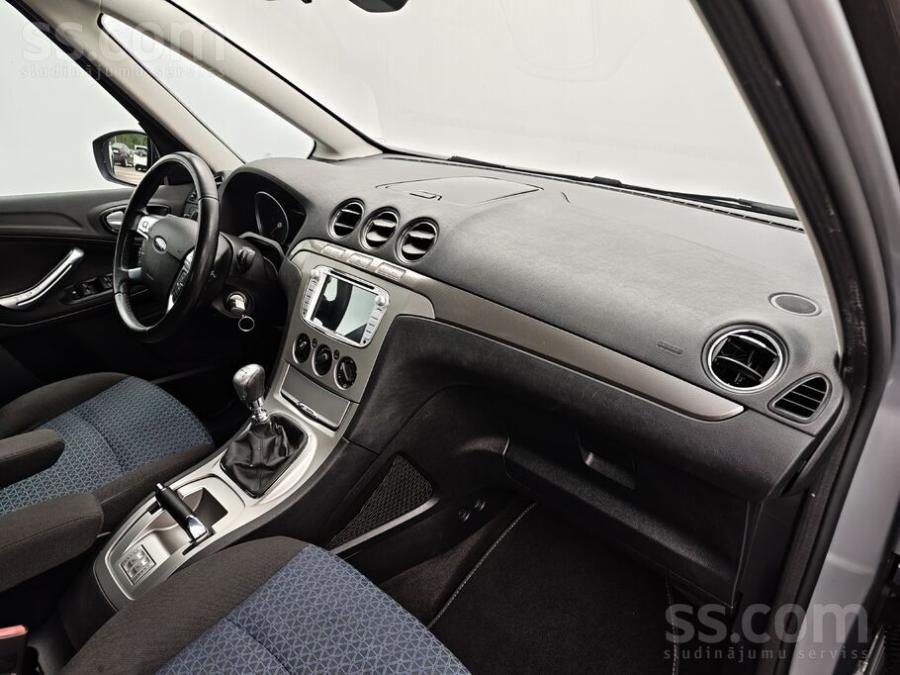 Pelēks Ford Galaxy 2009 Rīga, ar dzinēja tilpumu 2.00 L un nobraukumu 269 tūkst. km par 4950 €, foto 12 vietnē AUTOMOTO.COM.LV