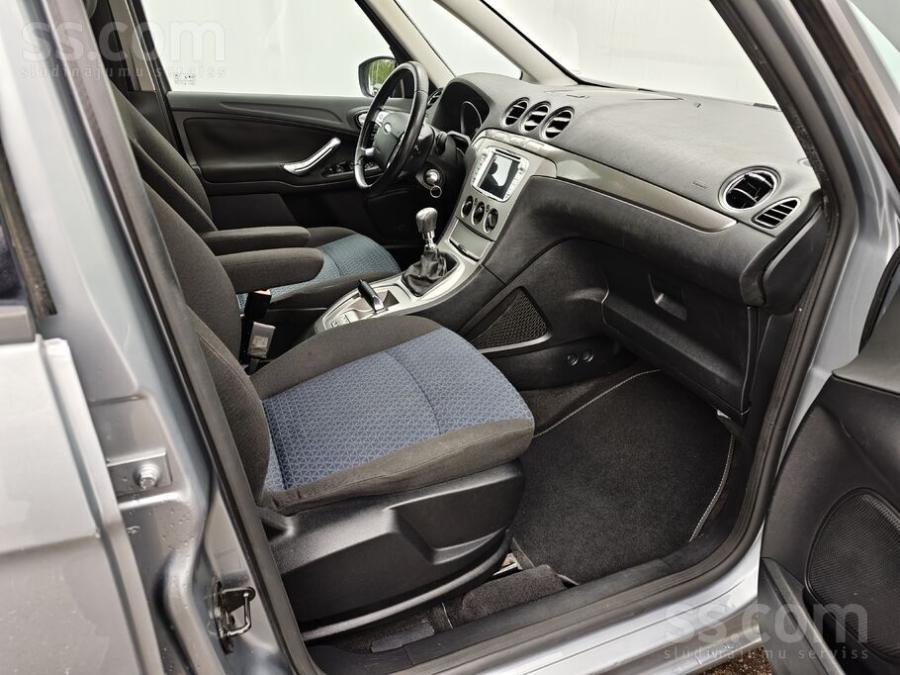 Pelēks Ford Galaxy 2009 Rīga, ar dzinēja tilpumu 2.00 L un nobraukumu 269 tūkst. km par 4950 €, foto 13 vietnē AUTOMOTO.COM.LV