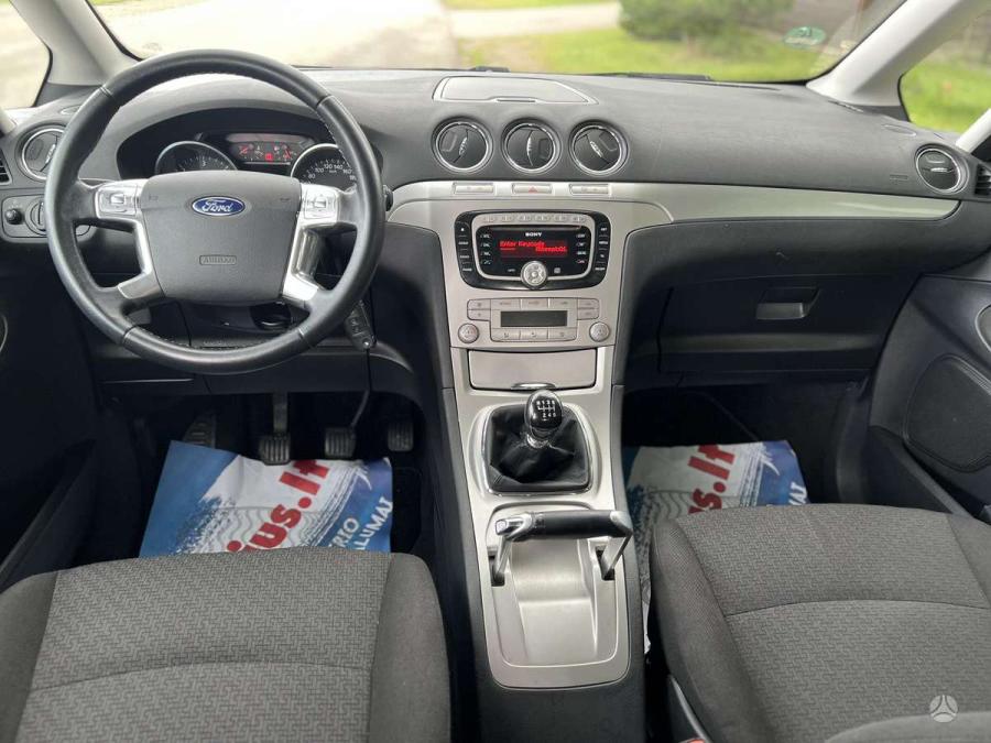 Grey Ford Galaxy 2009 in Utena, with an engine capacity of 2.00 L and mileage of 249 thousand km for 3950 €, photo 11 on AUTOMOTO.COM.LV