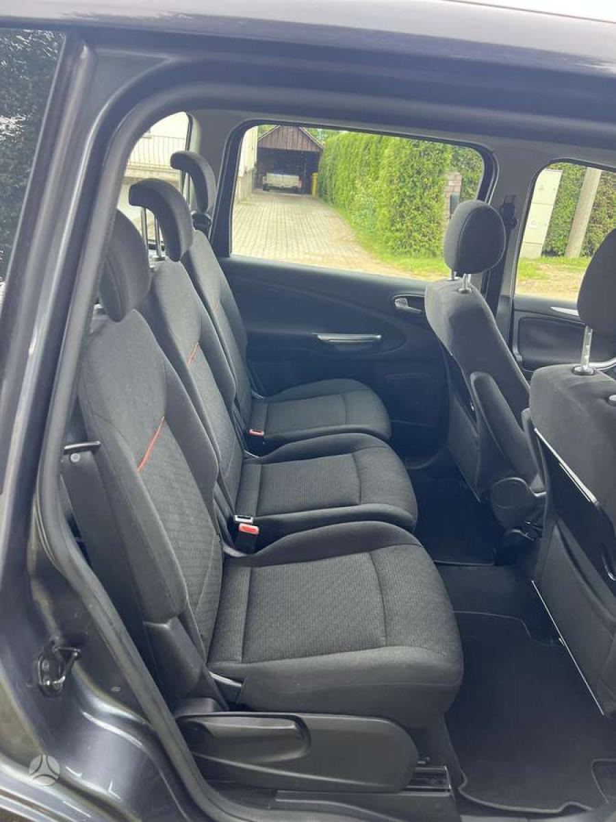 Grey Ford Galaxy 2009 in Utena, with an engine capacity of 2.00 L and mileage of 249 thousand km for 3950 €, photo 19 on AUTOMOTO.COM.LV