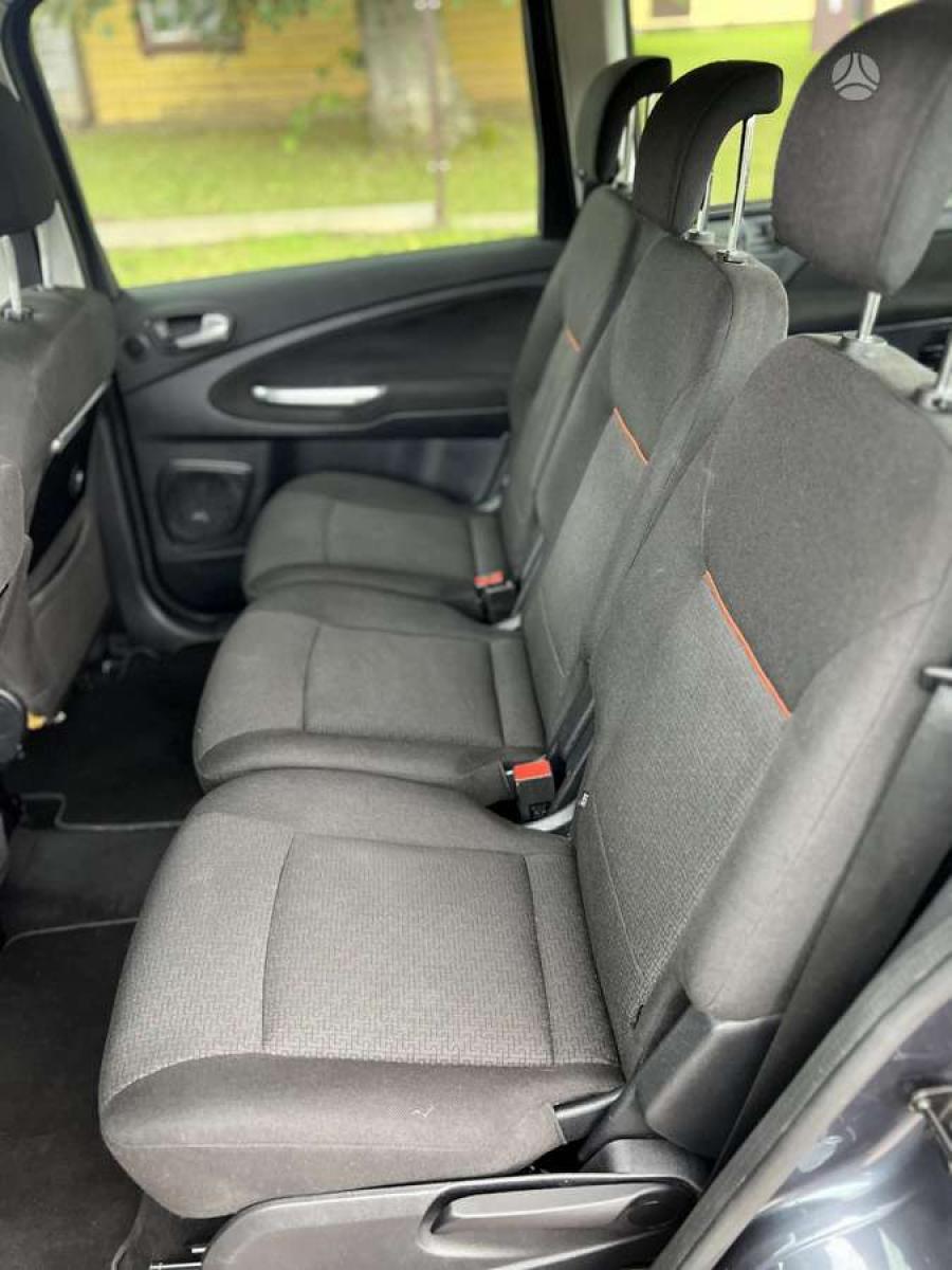 Grey Ford Galaxy 2009 in Utena, with an engine capacity of 2.00 L and mileage of 249 thousand km for 3950 €, photo 20 on AUTOMOTO.COM.LV