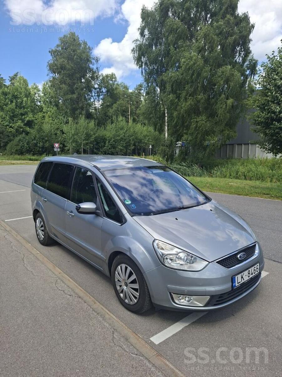 Pelēks Ford Galaxy 2009 Rīga, ar dzinēja tilpumu 2.00 L un nobraukumu 276 tūkst. km par 2400 €, foto 4 vietnē AUTOMOTO.COM.LV