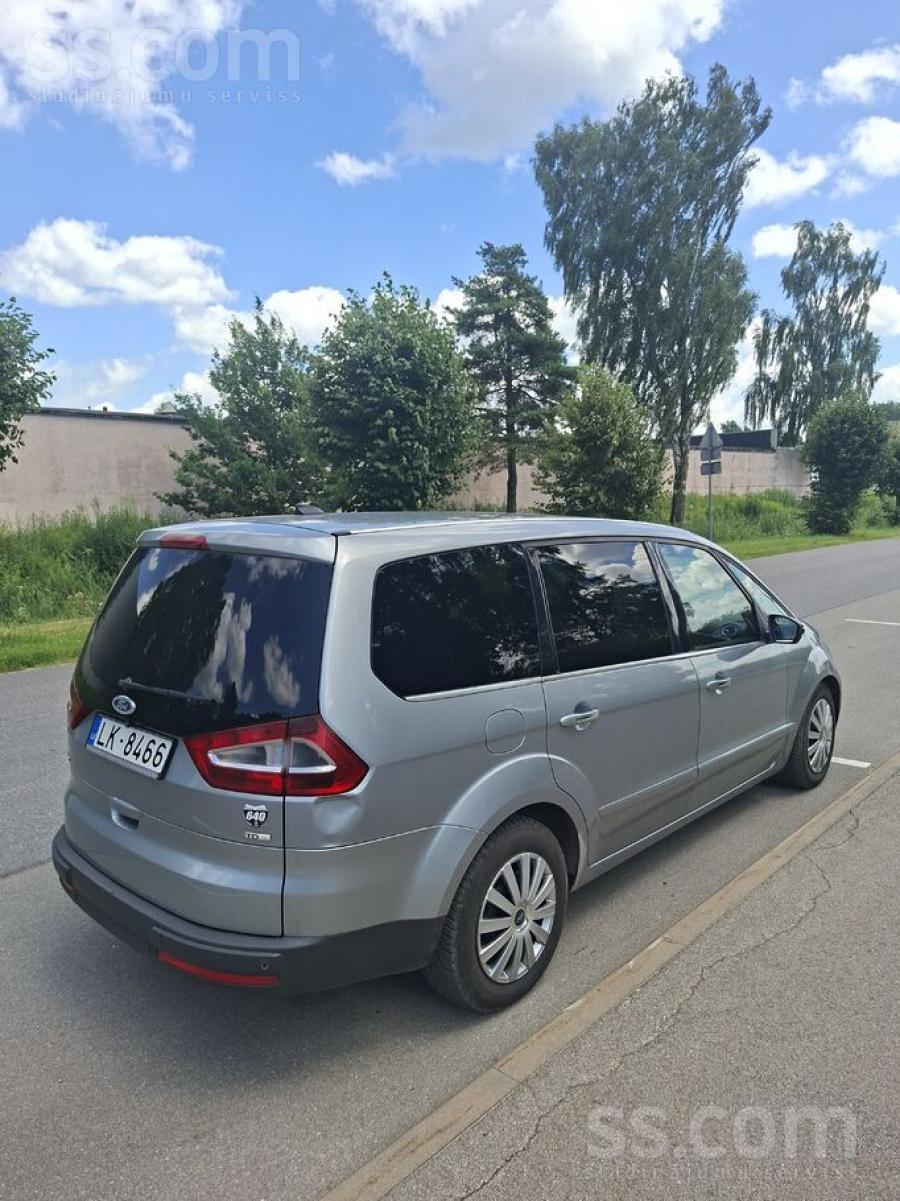 Pelēks Ford Galaxy 2009 Rīga, ar dzinēja tilpumu 2.00 L un nobraukumu 276 tūkst. km par 2400 €, foto 5 vietnē AUTOMOTO.COM.LV