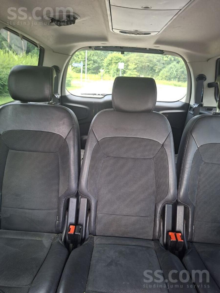 Pelēks Ford Galaxy 2009 Rīga, ar dzinēja tilpumu 2.00 L un nobraukumu 276 tūkst. km par 2400 €, foto 8 vietnē AUTOMOTO.COM.LV