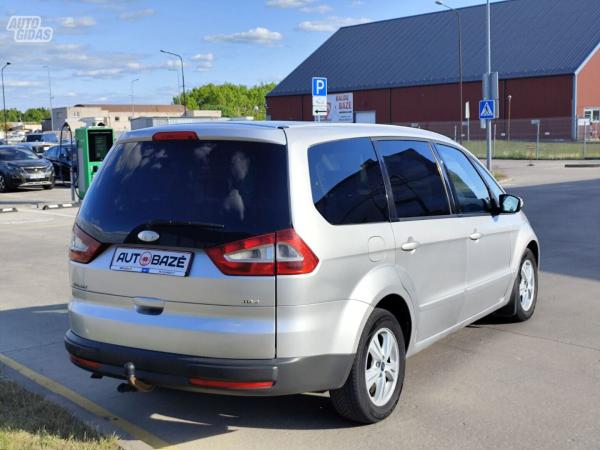Pelēks Ford Galaxy 2009 Šauļi, ar dzinēja tilpumu 2.00 L un nobraukumu 228 tūkst. km par 4200 €, foto 4 vietnē AUTOMOTO.COM.LV