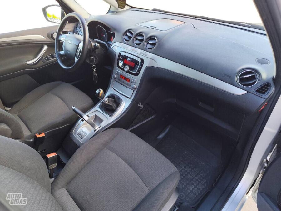 Pelēks Ford Galaxy 2009 Šauļi, ar dzinēja tilpumu 2.00 L un nobraukumu 228 tūkst. km par 4200 €, foto 16 vietnē AUTOMOTO.COM.LV