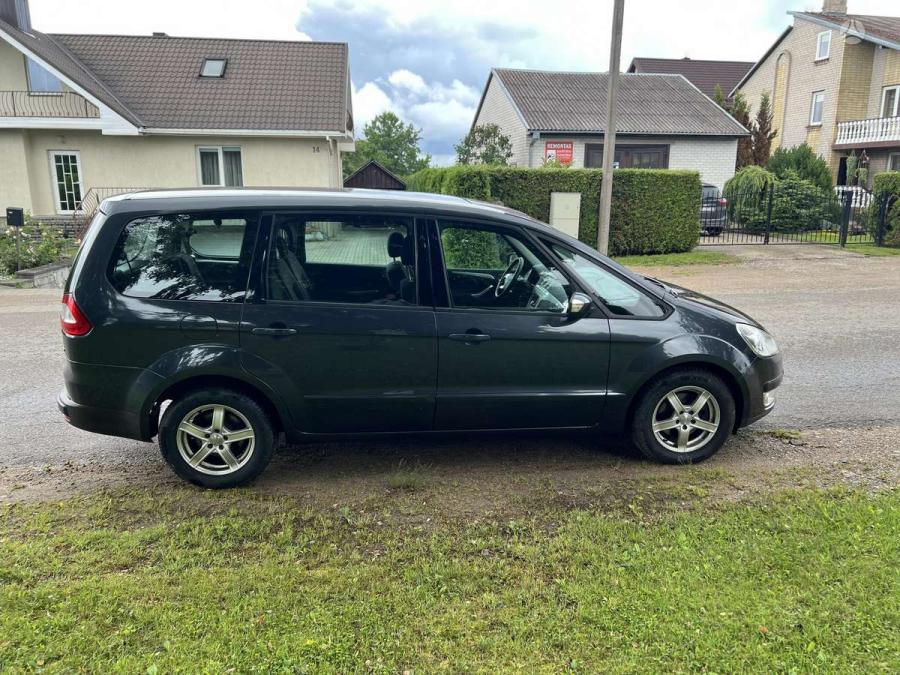 Pelēks Ford Galaxy 2009 Utena, ar dzinēja tilpumu 2.00 L un nobraukumu 249 tūkst. km par 3650 €, foto 8 vietnē AUTOMOTO.COM.LV