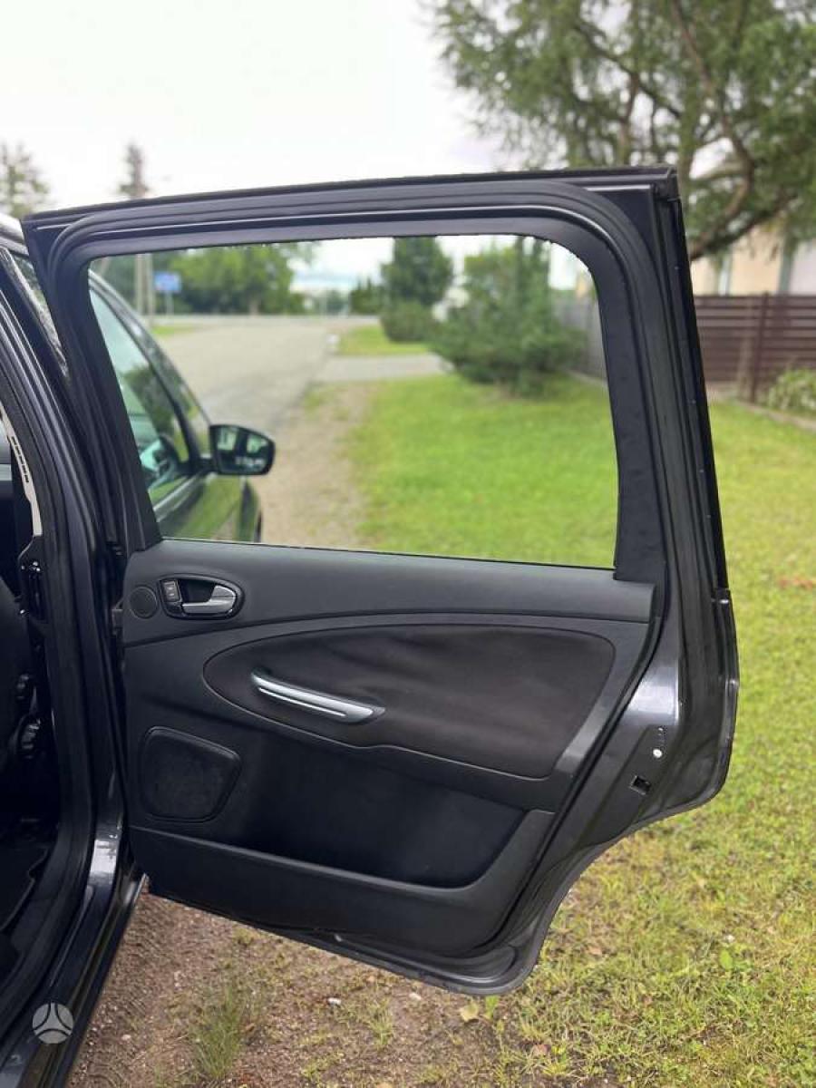 Pelēks Ford Galaxy 2009 Utena, ar dzinēja tilpumu 2.00 L un nobraukumu 249 tūkst. km par 3650 €, foto 25 vietnē AUTOMOTO.COM.LV