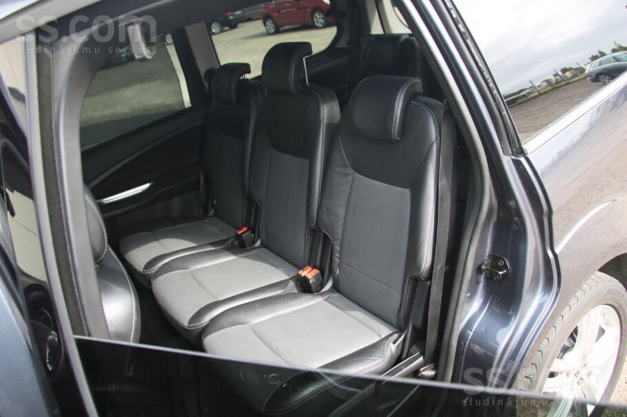 Grey Ford Galaxy 2009 in Tukums, with an engine capacity of 1.80 L and mileage of 256 thousand km for 6200 €, photo 12 on AUTOMOTO.COM.LV