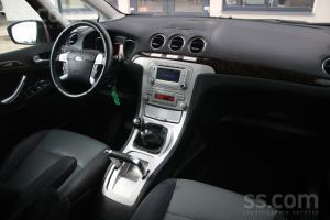 Grey Ford Galaxy 2009 in Tukums, with an engine capacity of 1.80 L and mileage of 256 thousand km for 6200 €, photo 19 on AUTOMOTO.COM.LV