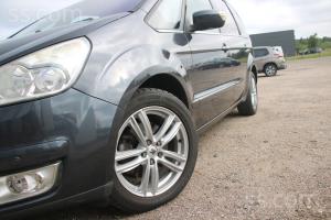 Grey Ford Galaxy 2009 in Tukums, with an engine capacity of 1.80 L and mileage of 256 thousand km for 6200 €, photo 26 on AUTOMOTO.COM.LV