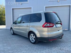 Pelēks Ford Galaxy 2009 Rīga, ar dzinēja tilpumu 2.00 L un nobraukumu 297 tūkst. km par 2500 €, foto 5 vietnē AUTOMOTO.COM.LV