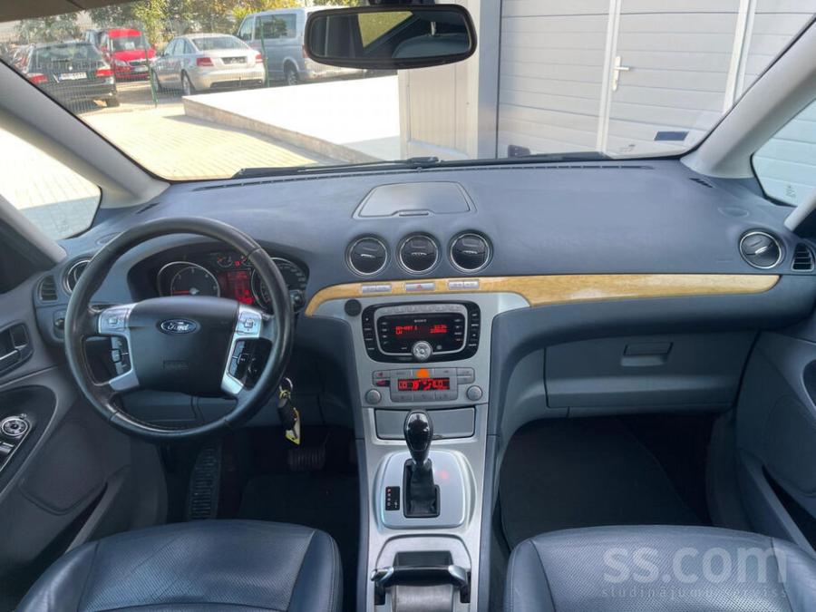 Pelēks Ford Galaxy 2009 Rīga, ar dzinēja tilpumu 2.00 L un nobraukumu 297 tūkst. km par 2500 €, foto 7 vietnē AUTOMOTO.COM.LV