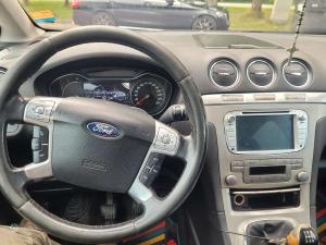 Grey Ford Galaxy 2009 in Panevezys, with an engine capacity of 1.80 L and mileage of 242 thousand km for 1777 €, photo 3 on AUTOMOTO.COM.LV