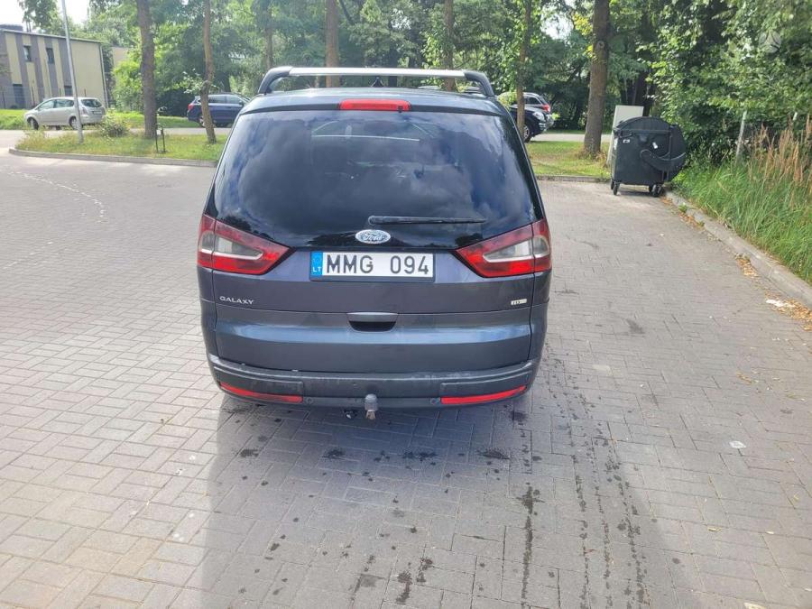 Grey Ford Galaxy 2009 in Panevezys, with an engine capacity of 1.80 L and mileage of 242 thousand km for 1777 €, photo 7 on AUTOMOTO.COM.LV