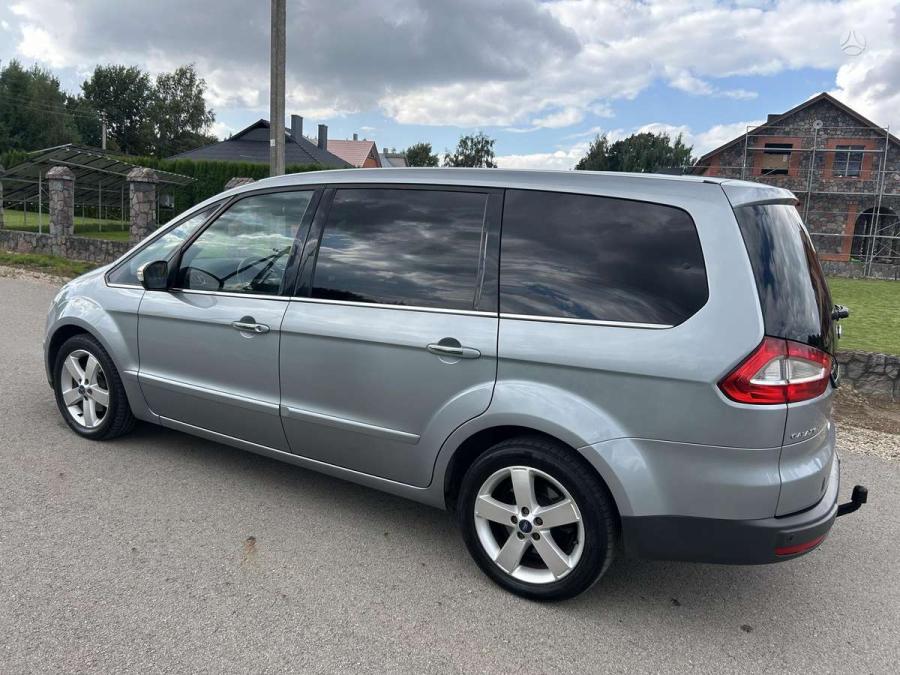 Grey Ford Galaxy 2009 in Panevezys, with an engine capacity of 2.00 L and mileage of 318 thousand km for 3850 €, photo 4 on AUTOMOTO.COM.LV