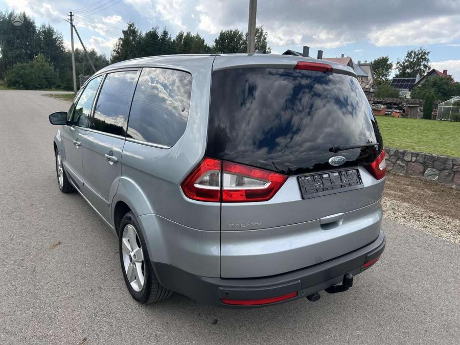 Grey Ford Galaxy 2009 in Panevezys, with an engine capacity of 2.00 L and mileage of 318 thousand km for 3850 €, photo 5 on AUTOMOTO.COM.LV