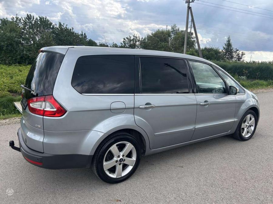 Grey Ford Galaxy 2009 in Panevezys, with an engine capacity of 2.00 L and mileage of 318 thousand km for 3850 €, photo 8 on AUTOMOTO.COM.LV