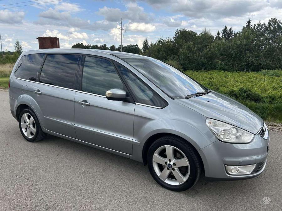 Grey Ford Galaxy 2009 in Panevezys, with an engine capacity of 2.00 L and mileage of 318 thousand km for 3850 €, photo 9 on AUTOMOTO.COM.LV