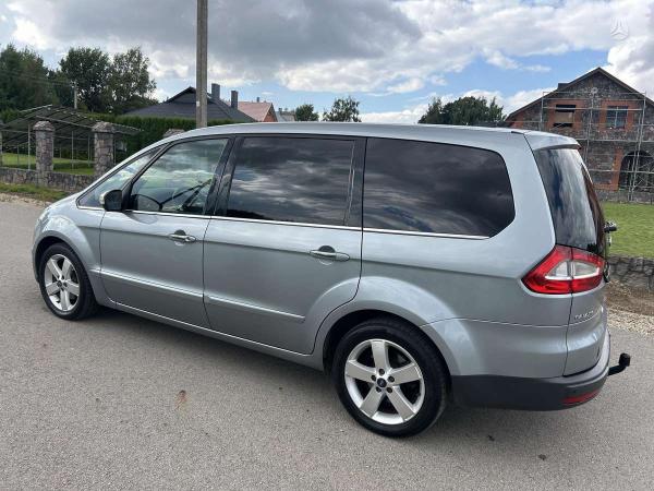 Pelēks Ford Galaxy 2009 Panevēža, ar dzinēja tilpumu 2.00 L un nobraukumu 318 tūkst. km par 3850 €, foto 4 vietnē AUTOMOTO.COM.LV