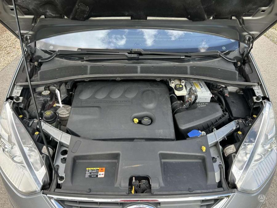 Pelēks Ford Galaxy 2009 Panevēža, ar dzinēja tilpumu 2.00 L un nobraukumu 318 tūkst. km par 3850 €, foto 22 vietnē AUTOMOTO.COM.LV
