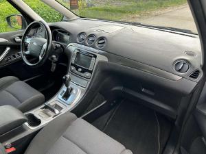 Pelēks Ford Galaxy 2009 Panevēža, ar dzinēja tilpumu 2.00 L un nobraukumu 318 tūkst. km par 3850 €, foto 26 vietnē AUTOMOTO.COM.LV