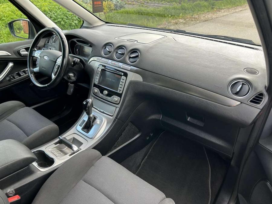 Pelēks Ford Galaxy 2009 Panevēža, ar dzinēja tilpumu 2.00 L un nobraukumu 318 tūkst. km par 3850 €, foto 26 vietnē AUTOMOTO.COM.LV